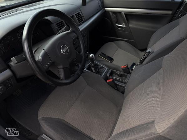 Opel Vectra 2003 in Kelme, with an engine capacity of 1.80 L and mileage of 161 thousand km for 1000 €, photo 10 on AUTOMOTO.COM.LV