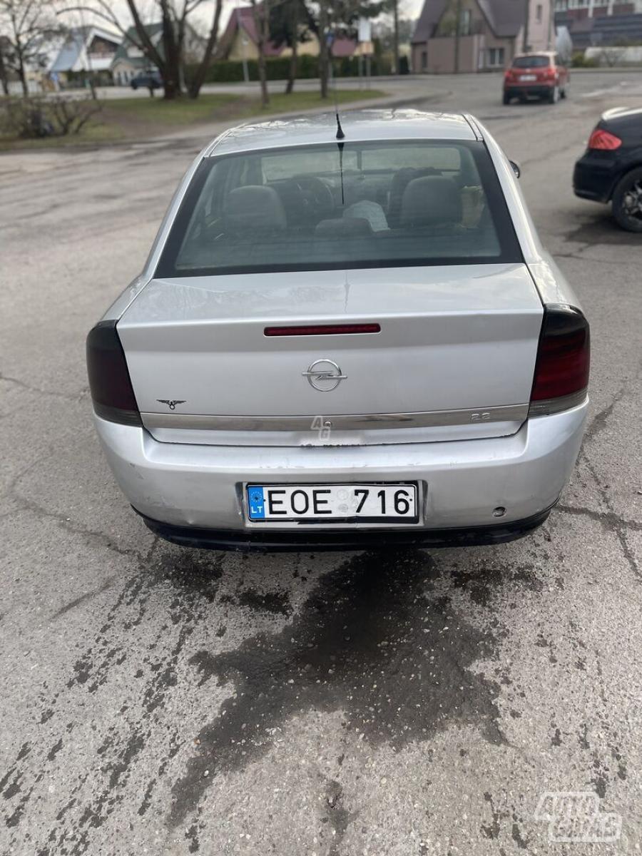 Opel Vectra 2003 in Kaunas, with an engine capacity of 2.20 L and mileage of 4000 thousand km for 650 €, photo 4 on AUTOMOTO.COM.LV