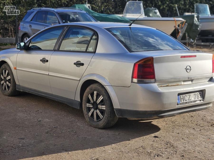 Opel Vectra 2003 in Jurbarkas, with an engine capacity of 2.20 L and mileage of 251 thousand km for 390 €, photo 6 on AUTOMOTO.COM.LV