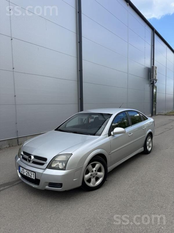 Opel Vectra 2003 in Liepaja, with an engine capacity of 2.20 L and mileage of 319 thousand km for 1350 €, photo 1 on AUTOMOTO.COM.LV