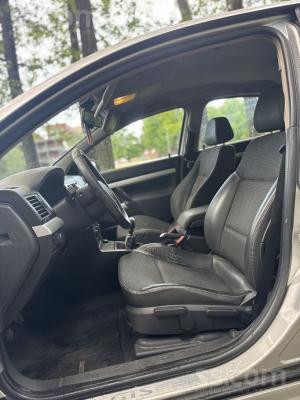 Opel Vectra 2003 Liepāja, ar dzinēja tilpumu 2.20 L un nobraukumu 319 tūkst. km par 1350 €, foto 4 vietnē AUTOMOTO.COM.LV