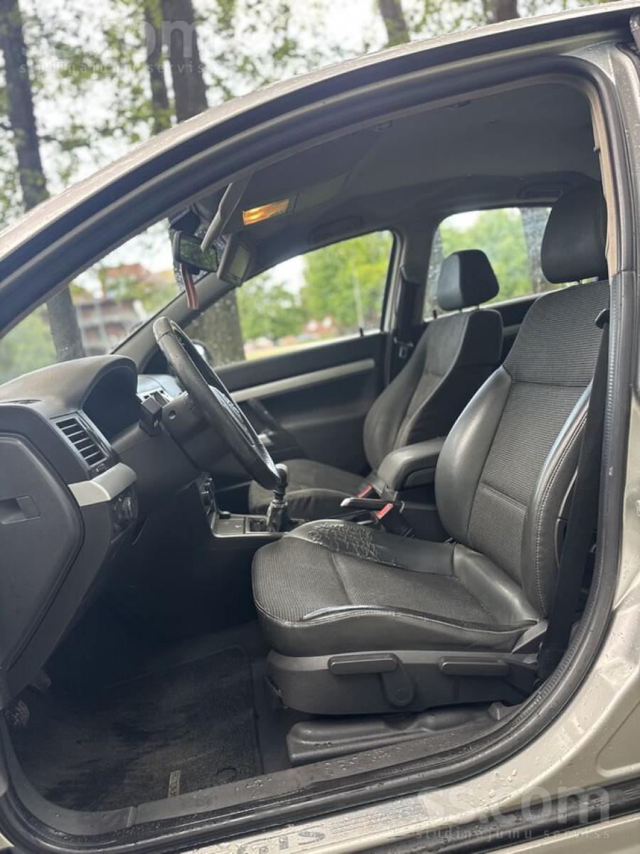 Opel Vectra 2003 Liepāja, ar dzinēja tilpumu 2.20 L un nobraukumu 319 tūkst. km par 1350 €, foto 4 vietnē AUTOMOTO.COM.LV