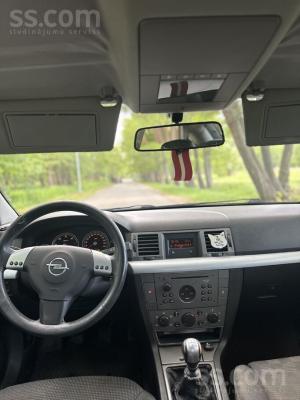 Opel Vectra 2003 Liepāja, ar dzinēja tilpumu 2.20 L un nobraukumu 319 tūkst. km par 1350 €, foto 5 vietnē AUTOMOTO.COM.LV