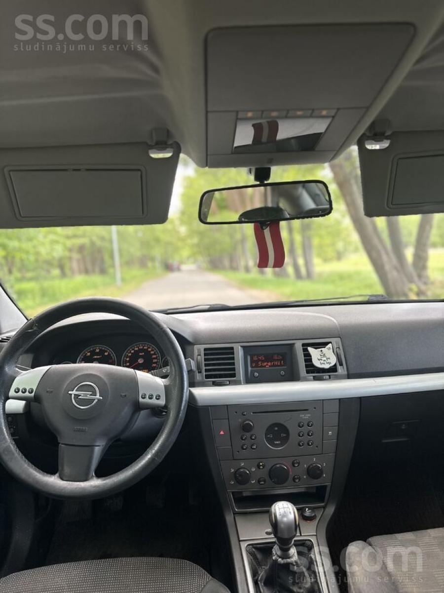 Opel Vectra 2003 Liepāja, ar dzinēja tilpumu 2.20 L un nobraukumu 319 tūkst. km par 1350 €, foto 5 vietnē AUTOMOTO.COM.LV