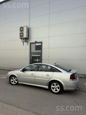 Opel Vectra 2003 Liepāja, ar dzinēja tilpumu 2.20 L un nobraukumu 319 tūkst. km par 1350 €, foto 7 vietnē AUTOMOTO.COM.LV