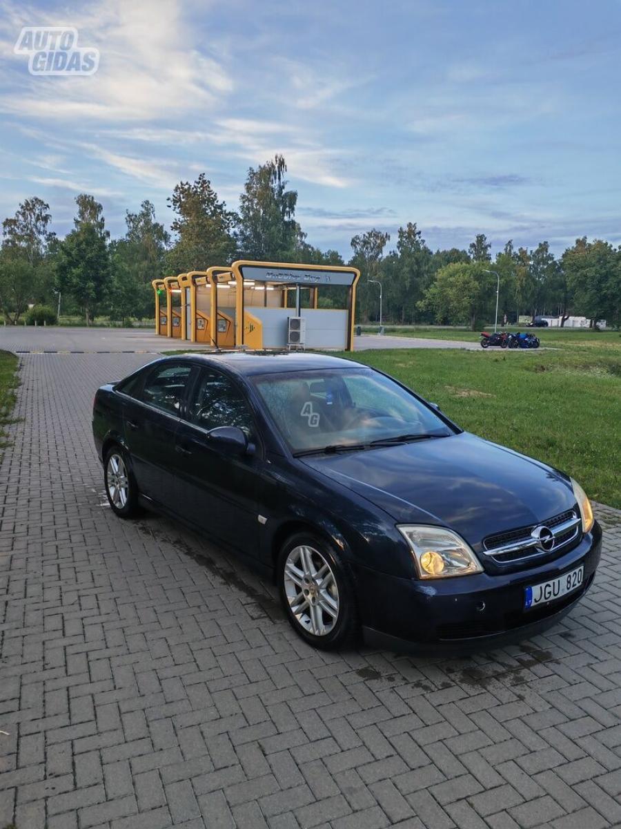 Opel Vectra 2003 in Radviliskis, with an engine capacity of 2.20 L and mileage of 310 thousand km for 800 €, photo 1 on AUTOMOTO.COM.LV
