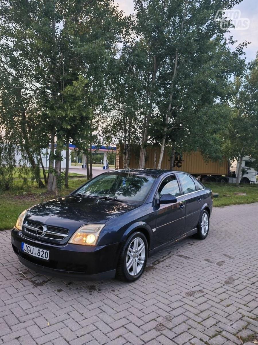 Opel Vectra 2003 in Radviliskis, with an engine capacity of 2.20 L and mileage of 310 thousand km for 800 €, photo 3 on AUTOMOTO.COM.LV