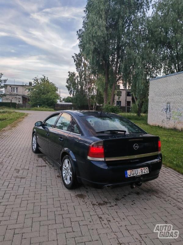 Opel Vectra 2003 in Radviliskis, with an engine capacity of 2.20 L and mileage of 310 thousand km for 800 €, photo 4 on AUTOMOTO.COM.LV