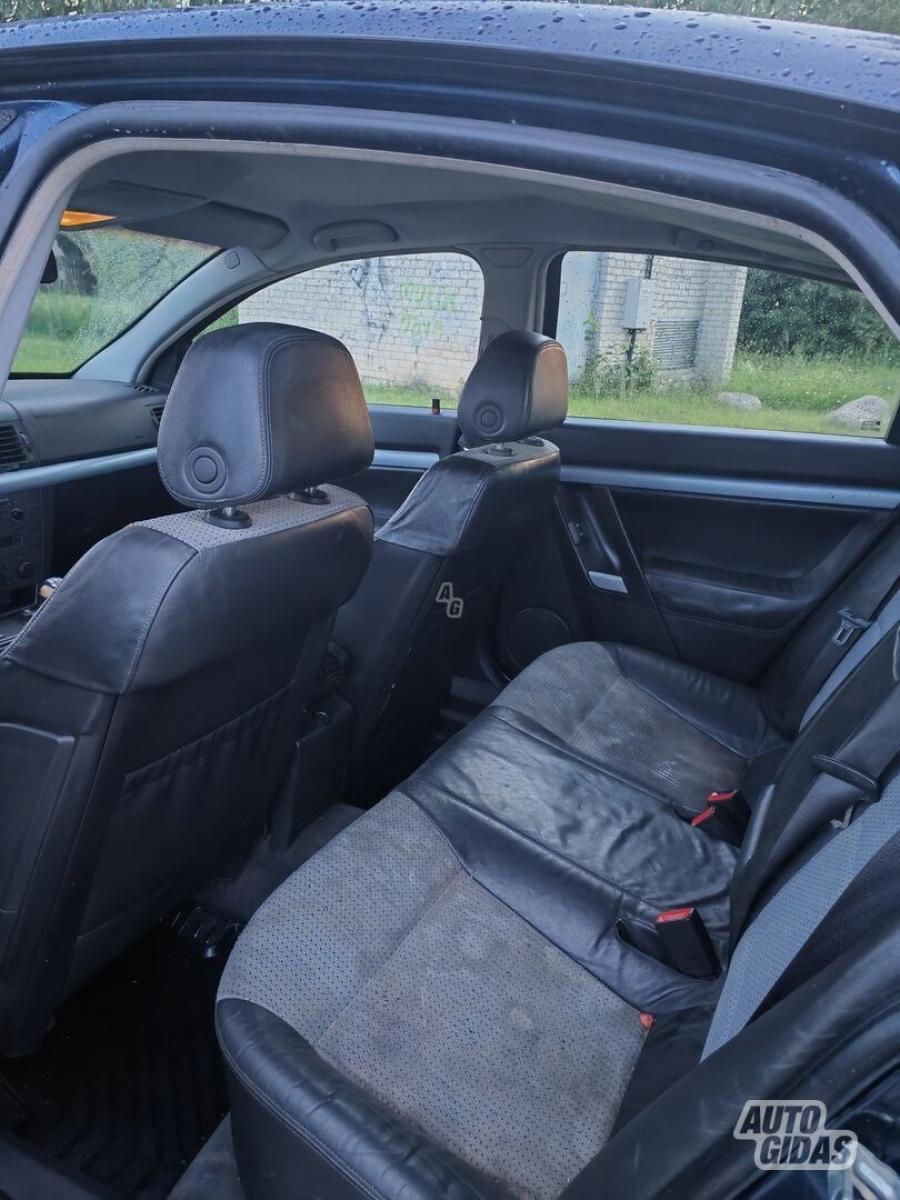Opel Vectra 2003 in Radviliskis, with an engine capacity of 2.20 L and mileage of 310 thousand km for 800 €, photo 7 on AUTOMOTO.COM.LV