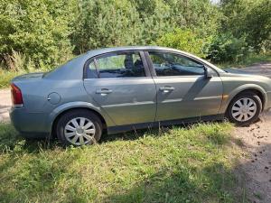 Opel Vectra 2003 in Trakai, with an engine capacity of 2.00 L and mileage of 440 thousand km for 900 €, photo 12 on AUTOMOTO.COM.LV