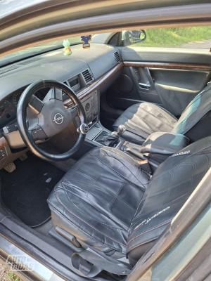 Opel Vectra 2003 in Trakai, with an engine capacity of 2.00 L and mileage of 440 thousand km for 900 €, photo 14 on AUTOMOTO.COM.LV