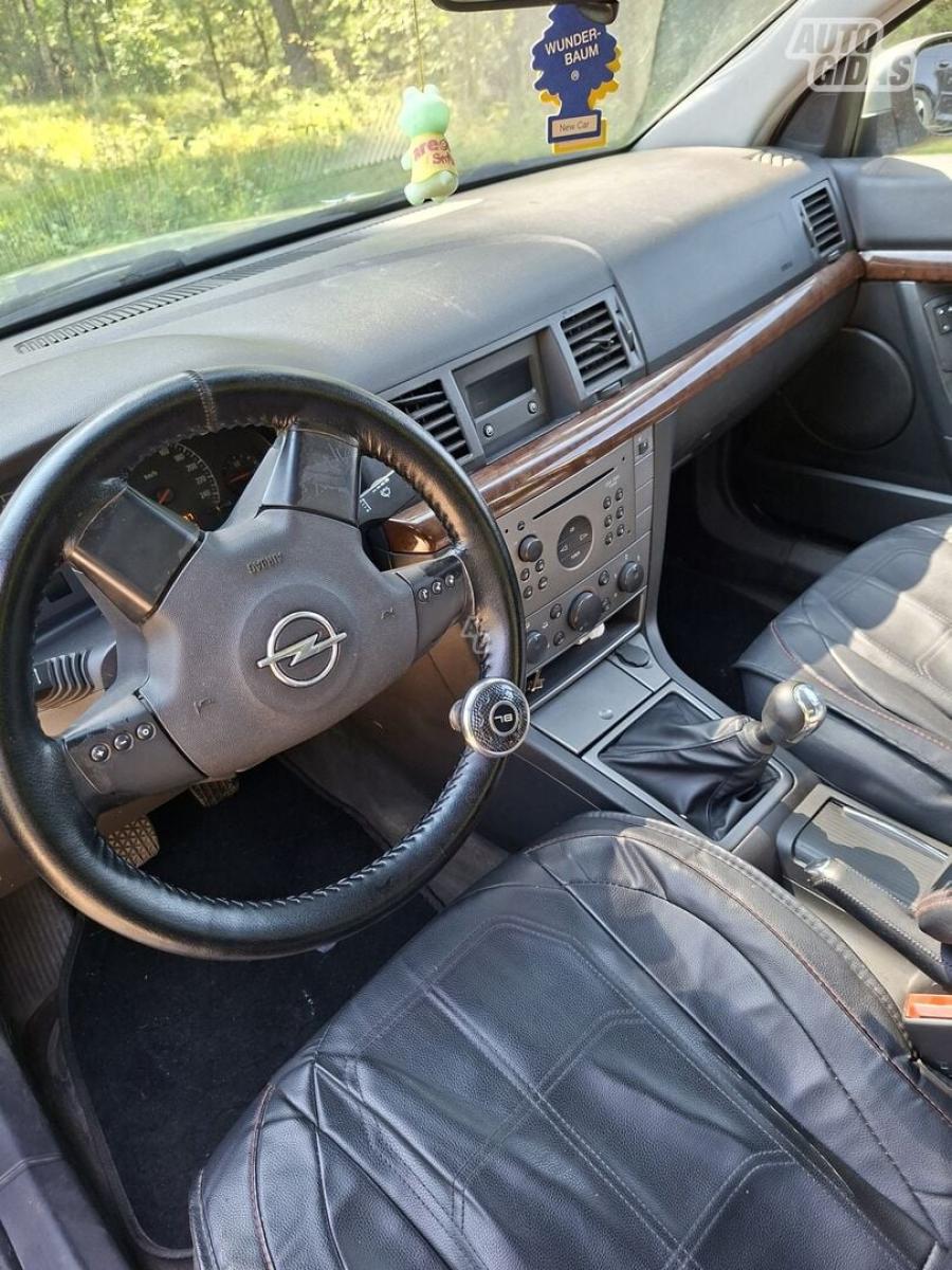 Opel Vectra 2003 in Trakai, with an engine capacity of 2.00 L and mileage of 440 thousand km for 900 €, photo 15 on AUTOMOTO.COM.LV