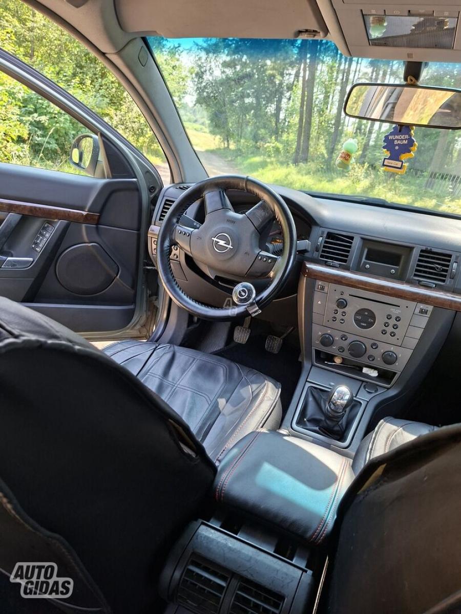 Opel Vectra 2003 in Trakai, with an engine capacity of 2.00 L and mileage of 440 thousand km for 900 €, photo 18 on AUTOMOTO.COM.LV