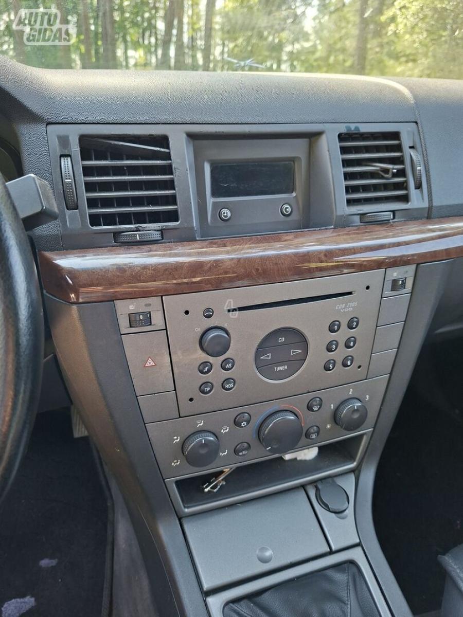 Opel Vectra 2003 in Trakai, with an engine capacity of 2.00 L and mileage of 440 thousand km for 900 €, photo 19 on AUTOMOTO.COM.LV