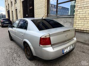 Opel Vectra 2003 in Vilnius, with an engine capacity of 2.20 L and mileage of 258 thousand km for 399 €, photo 5 on AUTOMOTO.COM.LV