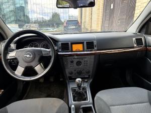 Opel Vectra 2003 in Vilnius, with an engine capacity of 2.20 L and mileage of 258 thousand km for 399 €, photo 6 on AUTOMOTO.COM.LV