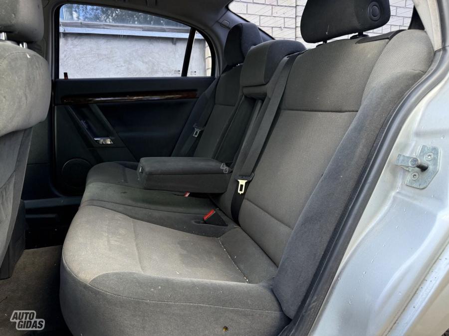 Opel Vectra 2003 in Vilnius, with an engine capacity of 2.20 L and mileage of 258 thousand km for 399 €, photo 7 on AUTOMOTO.COM.LV