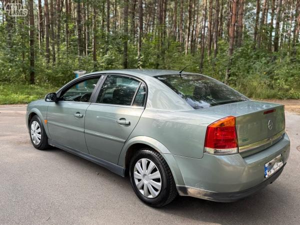 Opel Vectra 2003 in Vilnius, with an engine capacity of 2.00 L and mileage of 300 thousand km for 790 €, photo 6 on AUTOMOTO.COM.LV