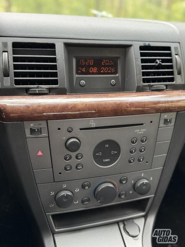 Opel Vectra 2003 in Vilnius, with an engine capacity of 2.00 L and mileage of 300 thousand km for 790 €, photo 10 on AUTOMOTO.COM.LV