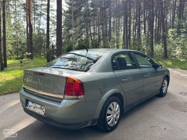 Opel Vectra 2003 in Vilnius, with an engine capacity of 2.00 L and mileage of 300 thousand km for 790 €, photo 5 on AUTOMOTO.COM.LV