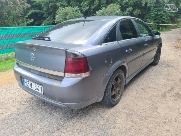 Opel Vectra 2003 in Klaipeda, with an engine capacity of 2.20 L and mileage of 313 thousand km for 850 €, photo 3 on AUTOMOTO.COM.LV