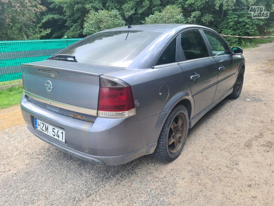 Opel Vectra 2003 in Klaipeda, with an engine capacity of 2.20 L and mileage of 313 thousand km for 850 €, photo 3 on AUTOMOTO.COM.LV