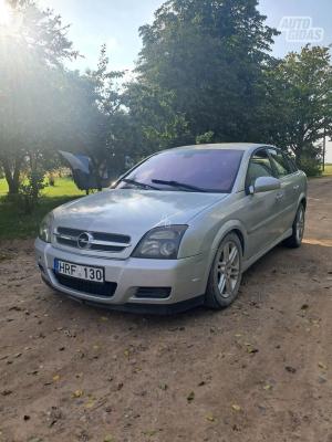 Opel Vectra 2003 in Raseiniai, with an engine capacity of 2.20 L and mileage of 361 thousand km for 800 €, photo 3 on AUTOMOTO.COM.LV