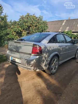 Opel Vectra 2003 in Raseiniai, with an engine capacity of 2.20 L and mileage of 361 thousand km for 800 €, photo 5 on AUTOMOTO.COM.LV