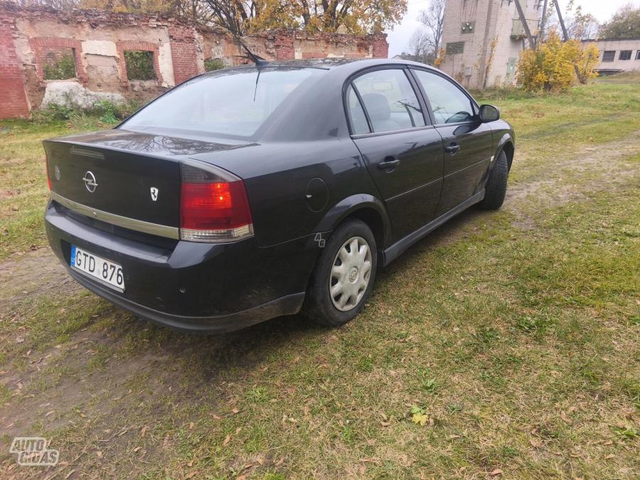 Opel Vectra 2003 in Ignalina, with an engine capacity of 2.20 L and mileage of 256 thousand km for 530 €, photo 5 on AUTOMOTO.COM.LV