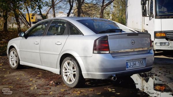 Opel Vectra 2003 in Siauliai on AUTOMOTO.COM.LV Opel Vectra 2003 in Siauliai, with an engine capacity of 2.20 L and mileage of 290 thousand km for 880 €, photo 4 on AUTOMOTO.COM.LV