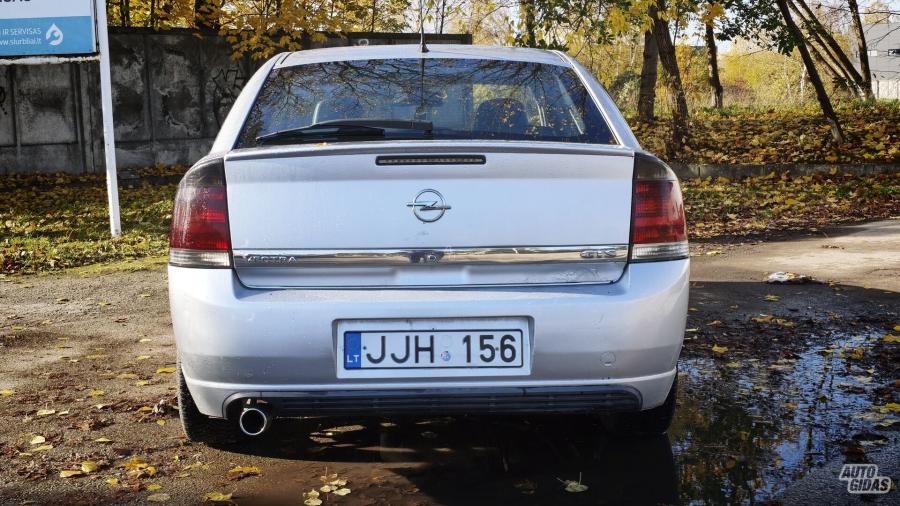 Opel Vectra 2003 in Siauliai, with an engine capacity of 2.20 L and mileage of 290 thousand km for 880 €, photo 5 on AUTOMOTO.COM.LV