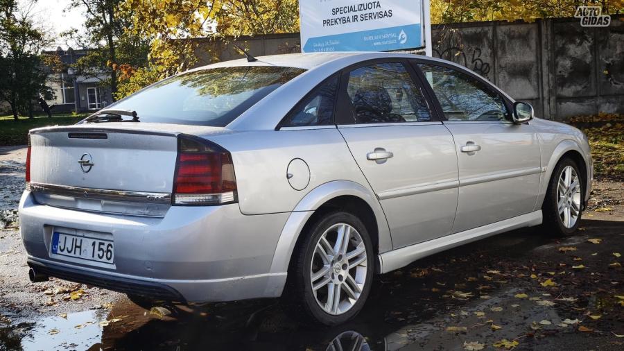 Opel Vectra 2003 in Siauliai, with an engine capacity of 2.20 L and mileage of 290 thousand km for 880 €, photo 6 on AUTOMOTO.COM.LV