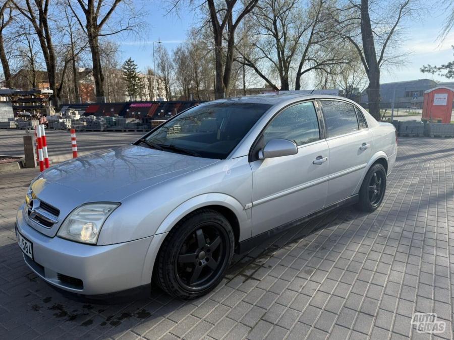 Opel Vectra 2004 in Silute, with an engine capacity of 2.20 L and mileage of 250 thousand km for 1150 €, photo 1 on AUTOMOTO.COM.LV
