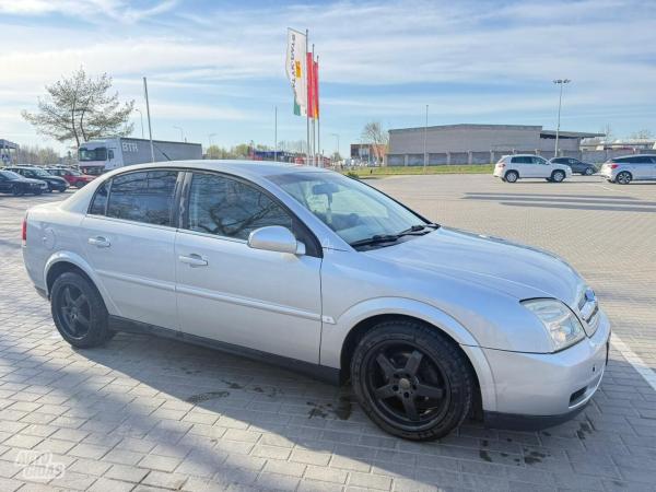 Opel Vectra 2004 in Silute, with an engine capacity of 2.20 L and mileage of 250 thousand km for 1150 €, photo 2 on AUTOMOTO.COM.LV