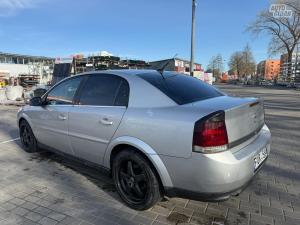 Opel Vectra 2004 in Silute, with an engine capacity of 2.20 L and mileage of 250 thousand km for 1150 €, photo 4 on AUTOMOTO.COM.LV