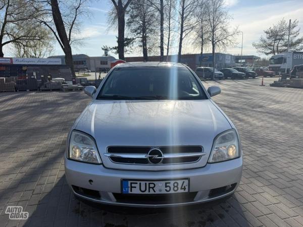 Opel Vectra 2004 in Silute, with an engine capacity of 2.20 L and mileage of 250 thousand km for 1150 €, photo 5 on AUTOMOTO.COM.LV