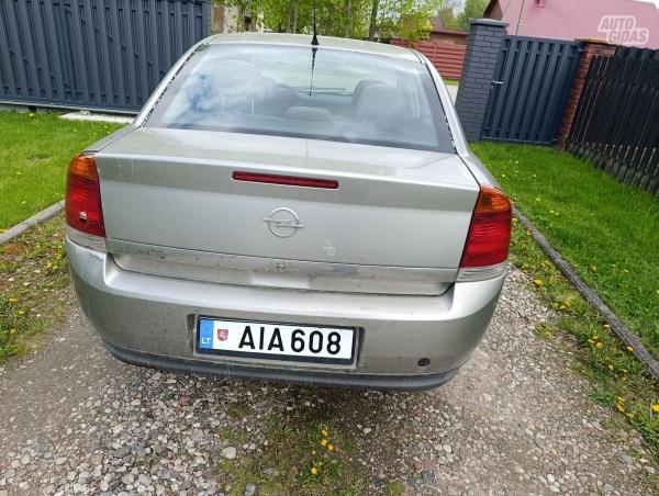 Opel Vectra 2004 Marijampole, ar dzinēja tilpumu 2.20 L un nobraukumu 288 tūkst. km par 450 €, foto 4 vietnē AUTOMOTO.COM.LV