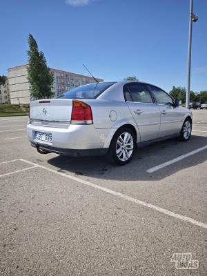 Opel Vectra 2004 in Siauliai, with an engine capacity of 2.00 L and mileage of 268 thousand km for 1100 €, photo 5 on AUTOMOTO.COM.LV