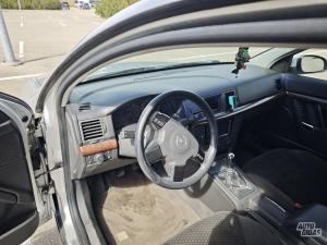 Opel Vectra 2004 in Siauliai, with an engine capacity of 2.00 L and mileage of 268 thousand km for 1100 €, photo 8 on AUTOMOTO.COM.LV