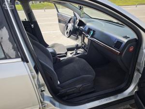 Opel Vectra 2004 in Siauliai, with an engine capacity of 2.00 L and mileage of 268 thousand km for 1100 €, photo 11 on AUTOMOTO.COM.LV