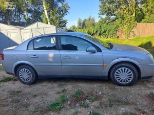 Opel Vectra 2004 in Radviliskis, with an engine capacity of 2.20 L and mileage of 330 thousand km for 750 €, photo 3 on AUTOMOTO.COM.LV