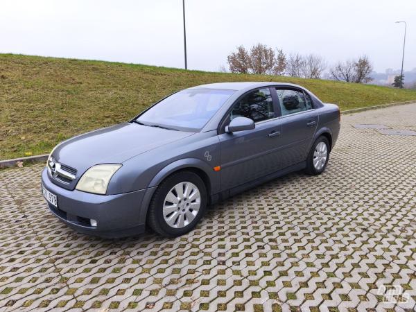 Opel Vectra 2005 in Kaunas, with an engine capacity of 2.20 L and mileage of 265 thousand km for 600 €, photo 1 on AUTOMOTO.COM.LV