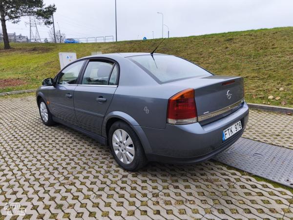 Opel Vectra 2005 in Kaunas, with an engine capacity of 2.20 L and mileage of 265 thousand km for 600 €, photo 8 on AUTOMOTO.COM.LV