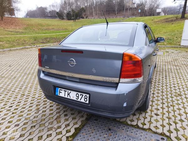 Opel Vectra 2005 in Kaunas, with an engine capacity of 2.20 L and mileage of 265 thousand km for 600 €, photo 9 on AUTOMOTO.COM.LV