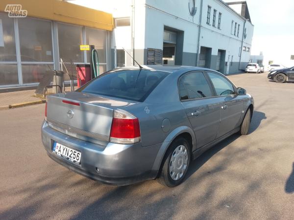 Opel Vectra 2005 Panevēža, ar dzinēja tilpumu 2.20 L un nobraukumu 272 tūkst. km par 700 €, foto 4 vietnē AUTOMOTO.COM.LV