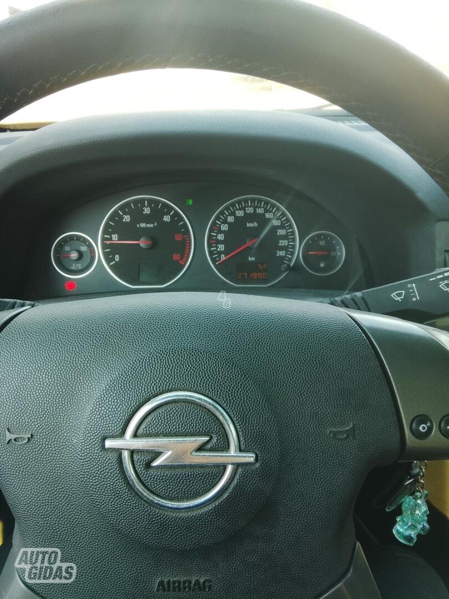 Opel Vectra 2005 in Panevezys, with an engine capacity of 2.20 L and mileage of 272 thousand km for 700 €, photo 6 on AUTOMOTO.COM.LV
