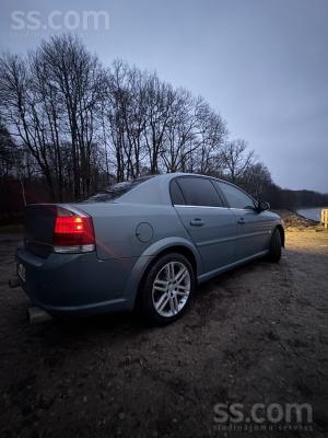 Opel Vectra 2006 in Aizkraukle, with an engine capacity of 3.00 L and mileage of 356 thousand km for 2400 €, photo 4 on AUTOMOTO.COM.LV