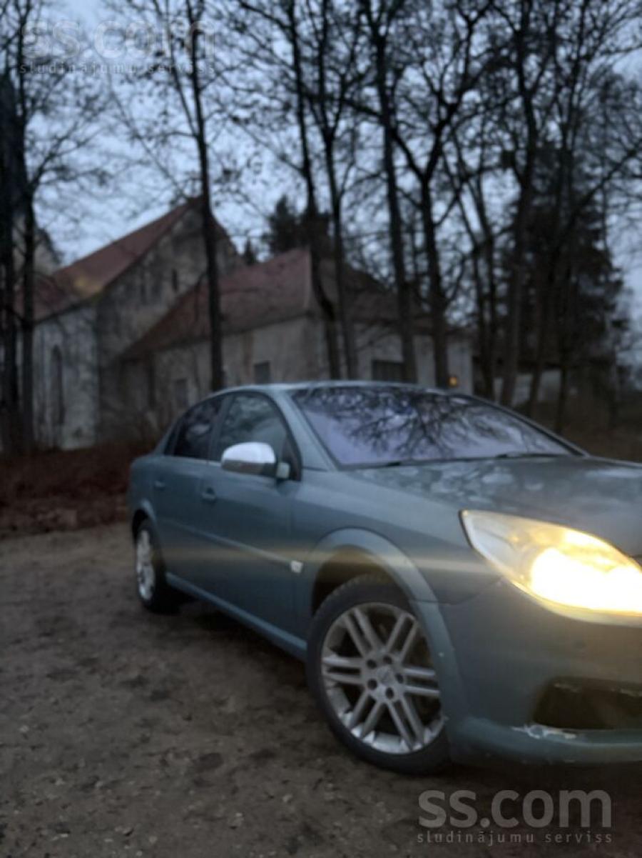 Opel Vectra 2006 in Aizkraukle, with an engine capacity of 3.00 L and mileage of 356 thousand km for 2400 €, photo 6 on AUTOMOTO.COM.LV