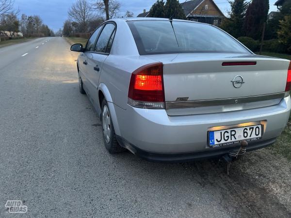 Opel Vectra 2006 in Varena, with an engine capacity of 1.90 L and mileage of 350 thousand km for 400 €, photo 3 on AUTOMOTO.COM.LV