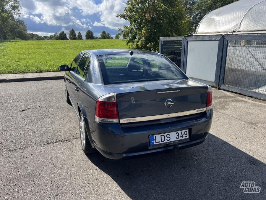 Opel Vectra 2006 in Siauliai, with an engine capacity of 1.90 L and mileage of 281 thousand km for 1200 €, photo 6 on AUTOMOTO.COM.LV